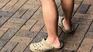 The Pros and Cons of Wearing Crocs You Must Know — Quasa